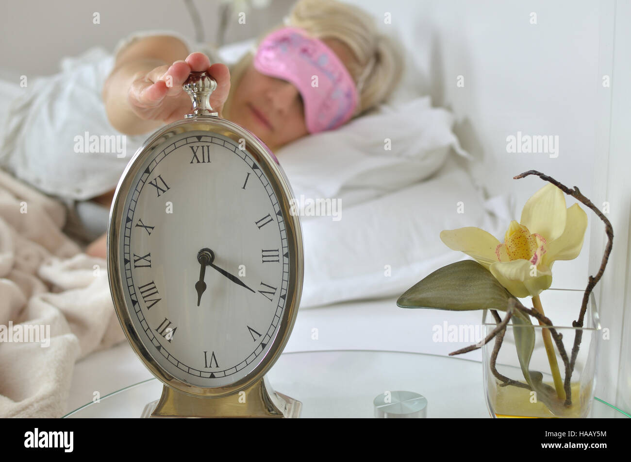 Clock face showing time six hi-res stock photography and images - Alamy