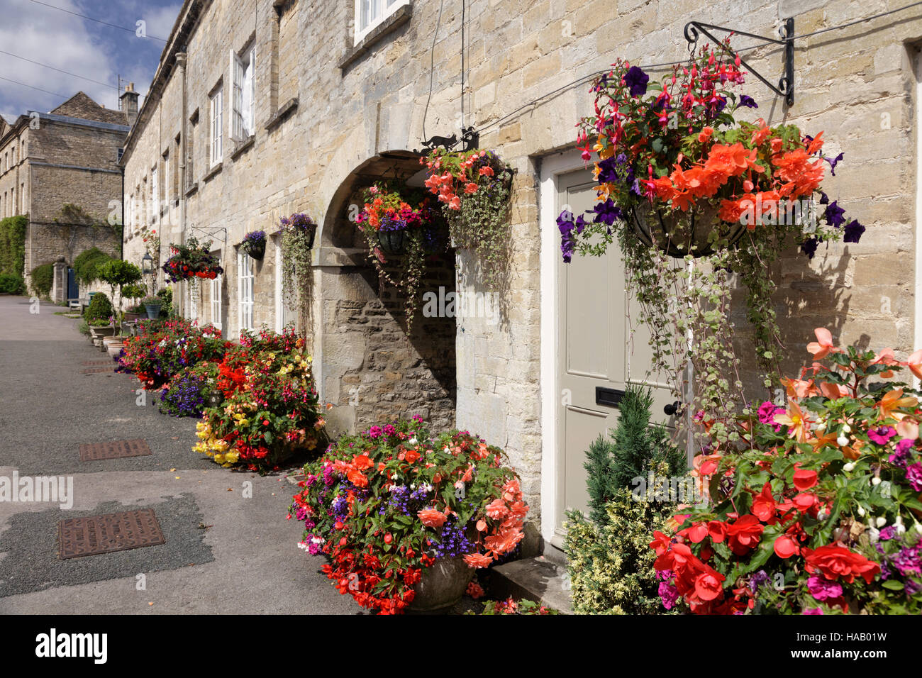 Cecily Hill is a row of cotswold stone terraced houses in Cirencester ...