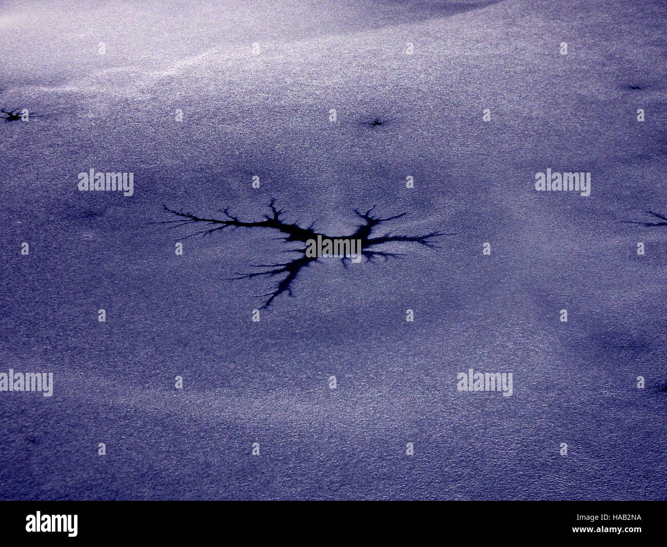 Ice crack graphic hi-res stock photography and images - Alamy
