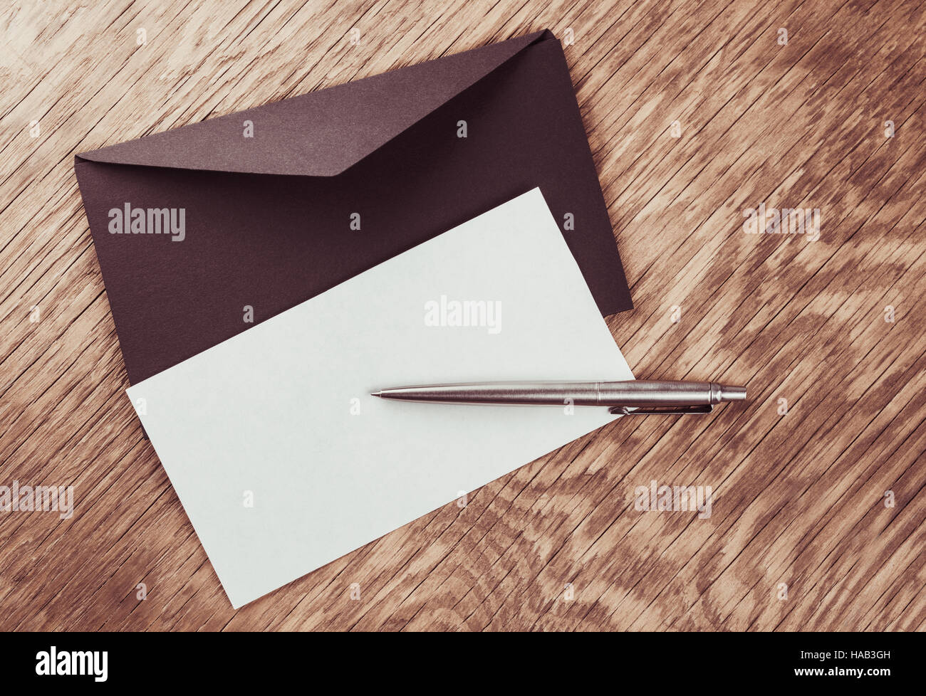Envelope and pen hi-res stock photography and images - Alamy