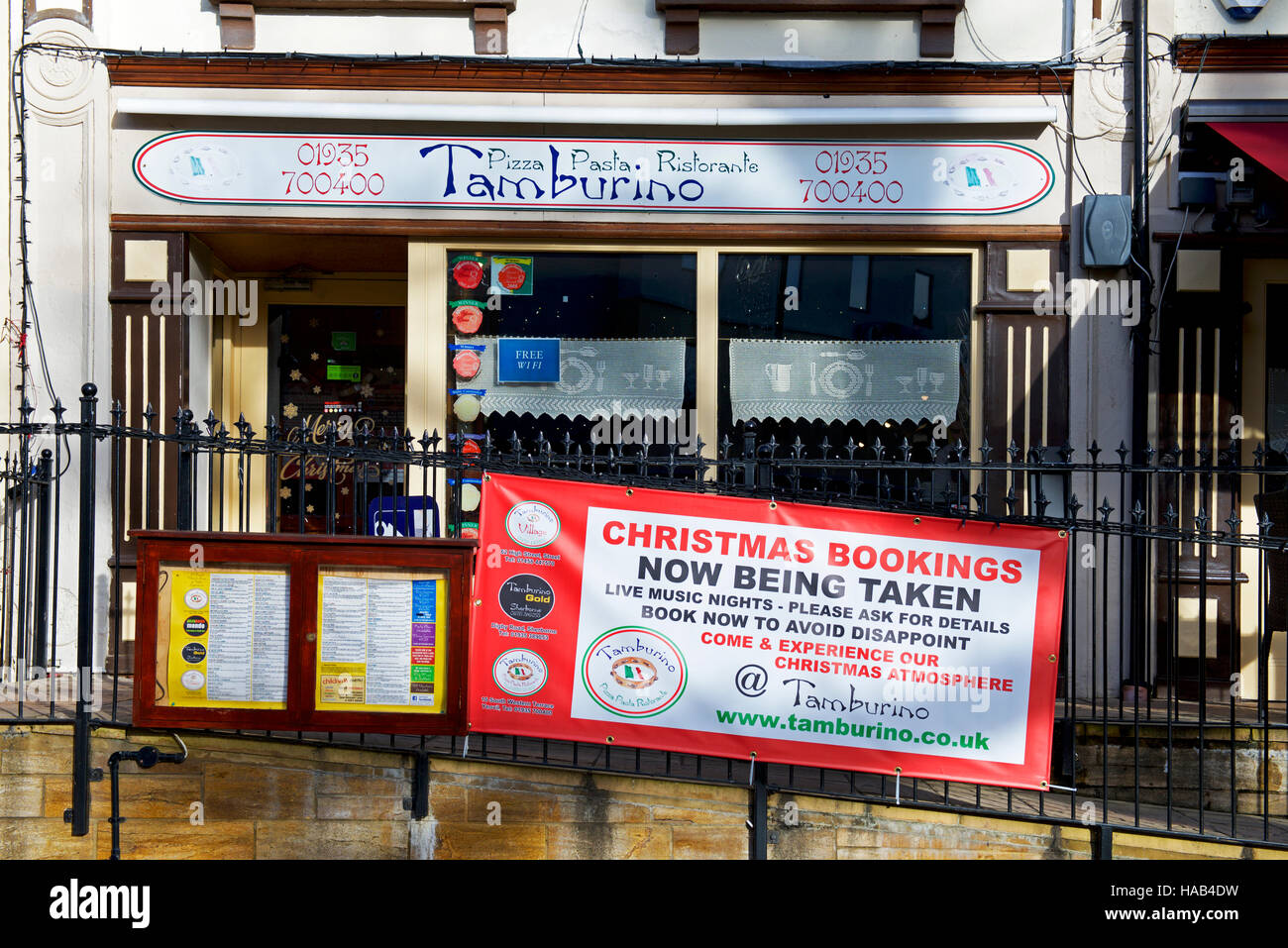 Sign: Christmas bookings now being taken, at restaurant Stock Photo - Alamy