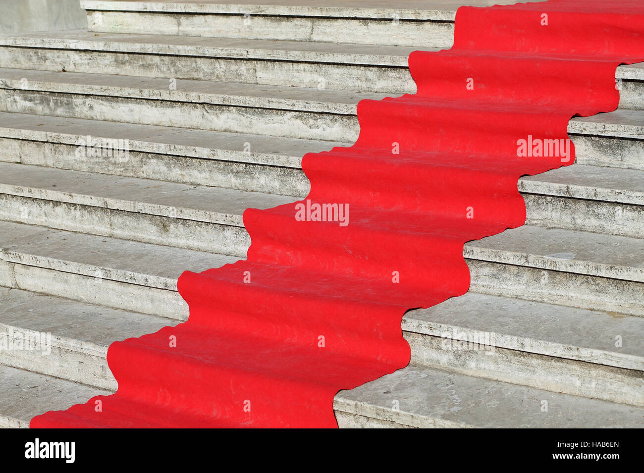 Red carpet fashion show hi-res stock photography and images - Alamy