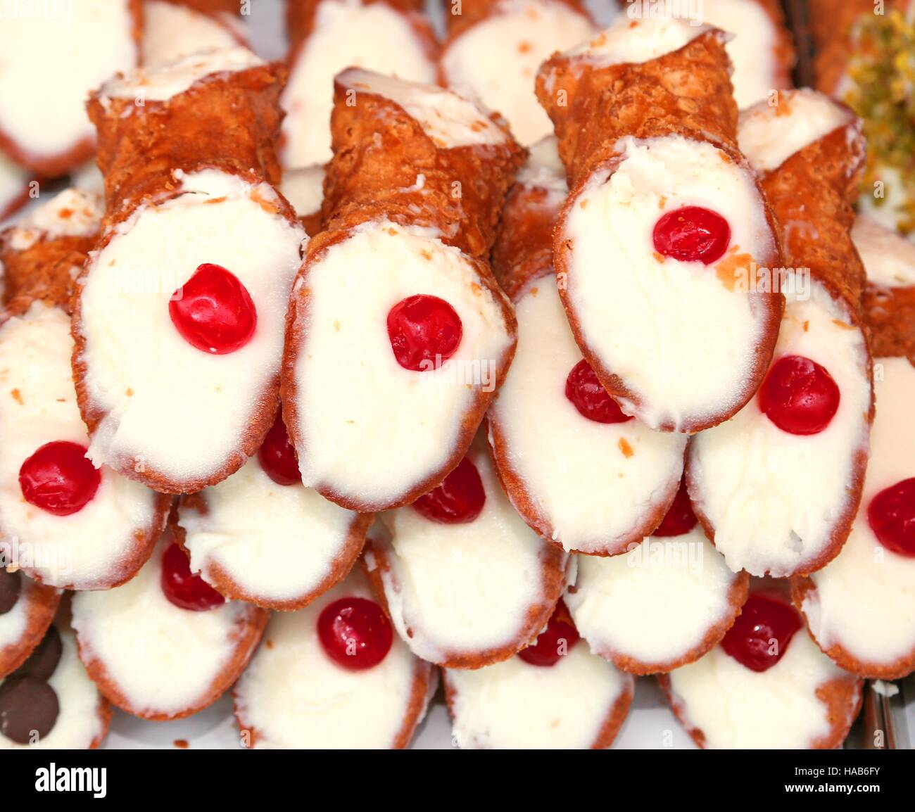 Italian cannolis hi-res stock photography and images - Alamy
