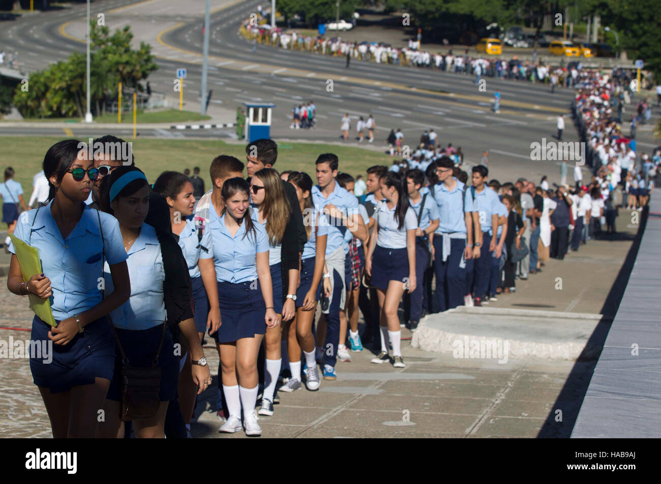 Havana, Cuba. 28th Nov, 2016. People line up in front of the Jose Marti ...