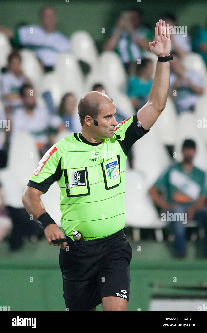 Curitiba, Brazil. 28th Nov, 2016. Match referee Elmo Alves Resende ...