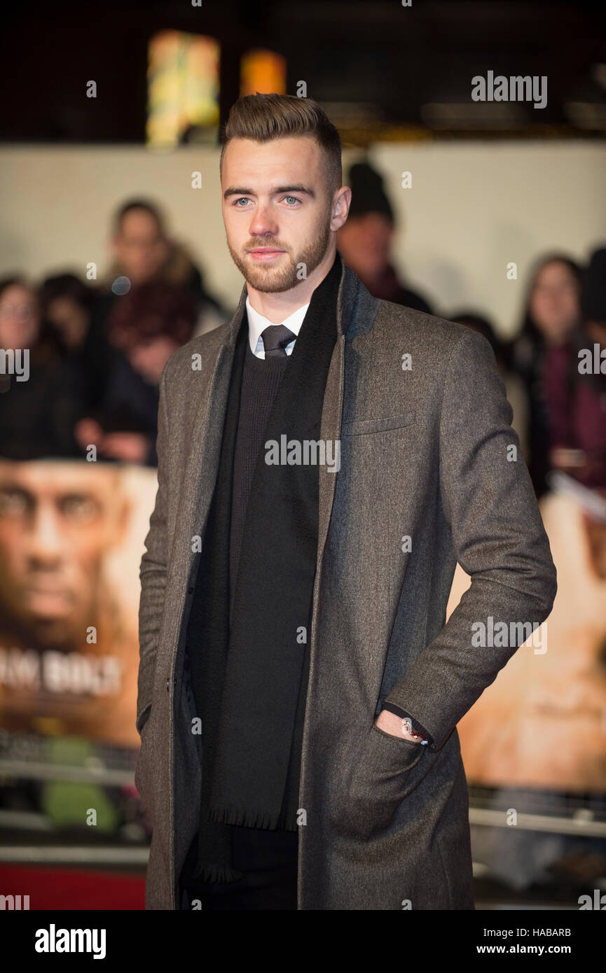 London, UK. 28th Nov, 2016. Callum Chambers attends the World Premiere ...