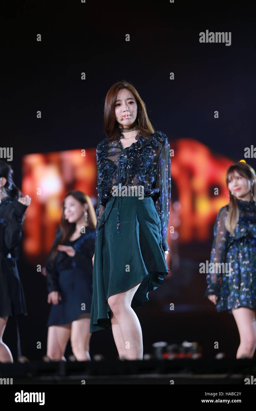 Seoul, Korea. 27th Nov, 2016. EXID, AOA, T-ARA, GFRIEND, TWICE, OH MY GIRL, Red Velvet, VIXX ...