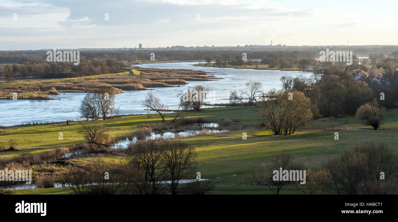 Lebus, Germany. 28th Nov, 2016. A view of the German-Polish border ...
