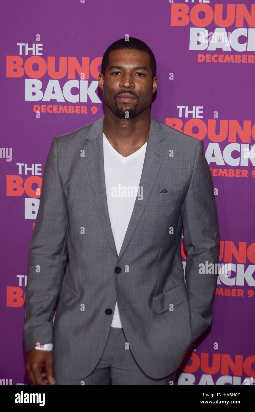 New York, NY, USA. 29th Nov, 2016. Actor Robert Christopher Riley ...