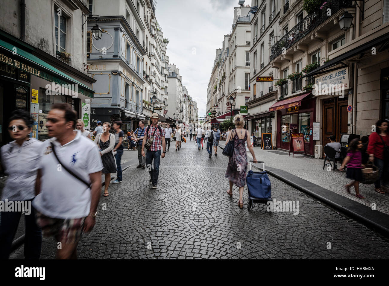 Strees of paris hi-res stock photography and images - Alamy