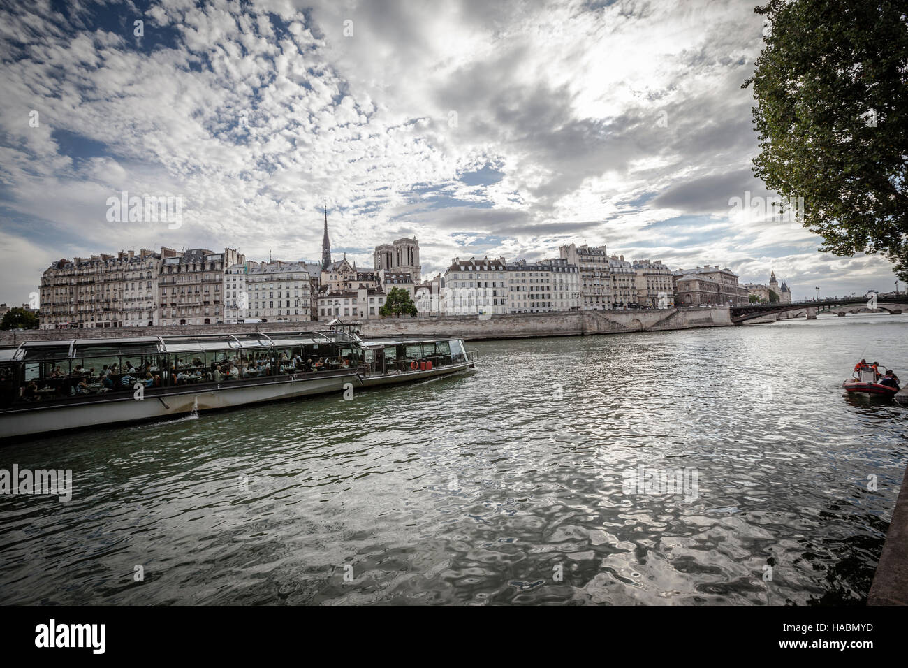 Siene River and Notre Dame from Pont Louis Philippe Stock Photo - Alamy