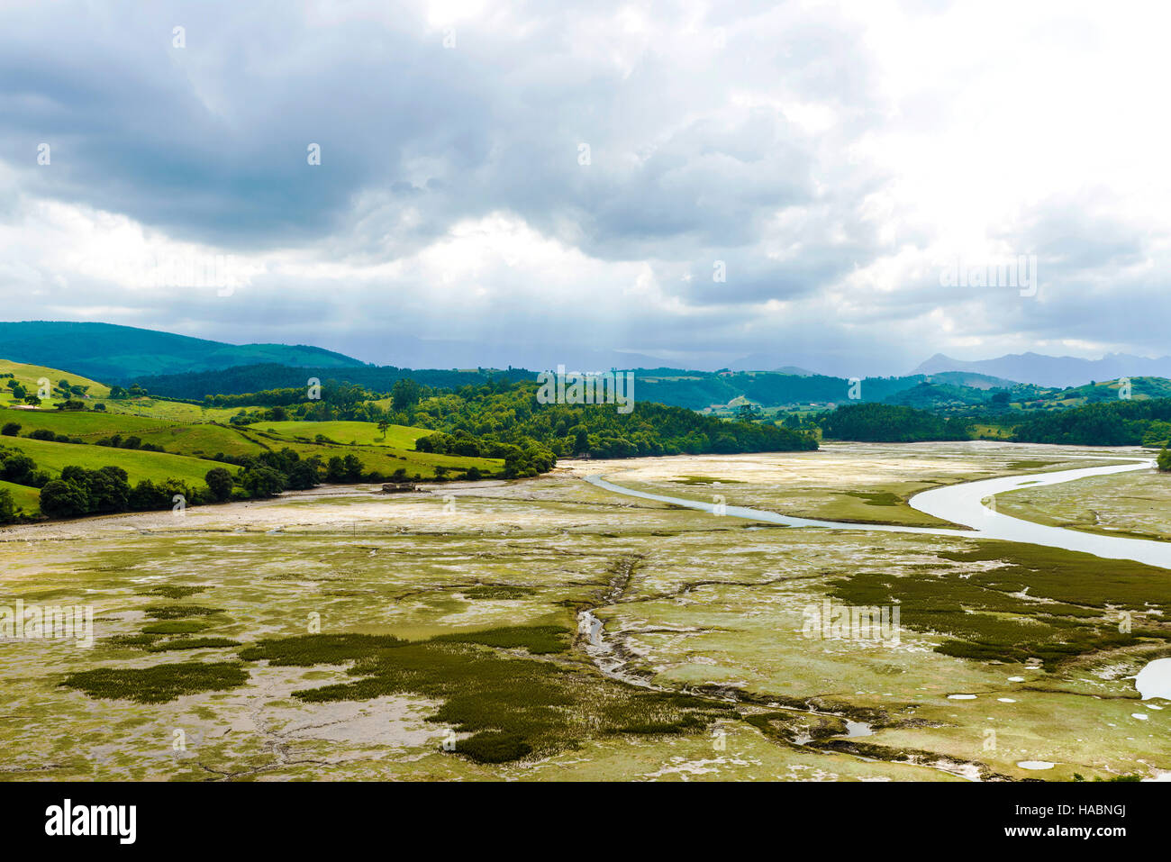 Clay shore river hi-res stock photography and images - Alamy