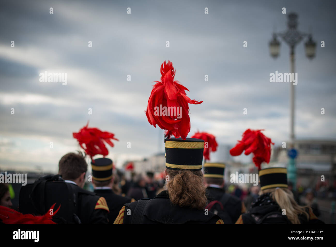 Feather head band hi-res stock photography and images - Alamy