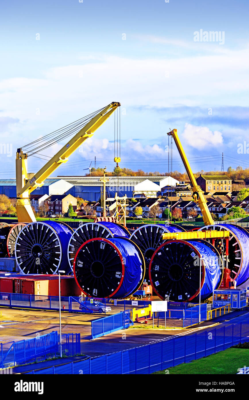 Newcastle Walker riverside Wellstream giant pipe reels Stock Photo - Alamy