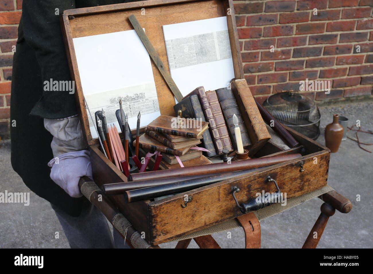 Victorian writing letter hi-res stock photography and images - Alamy