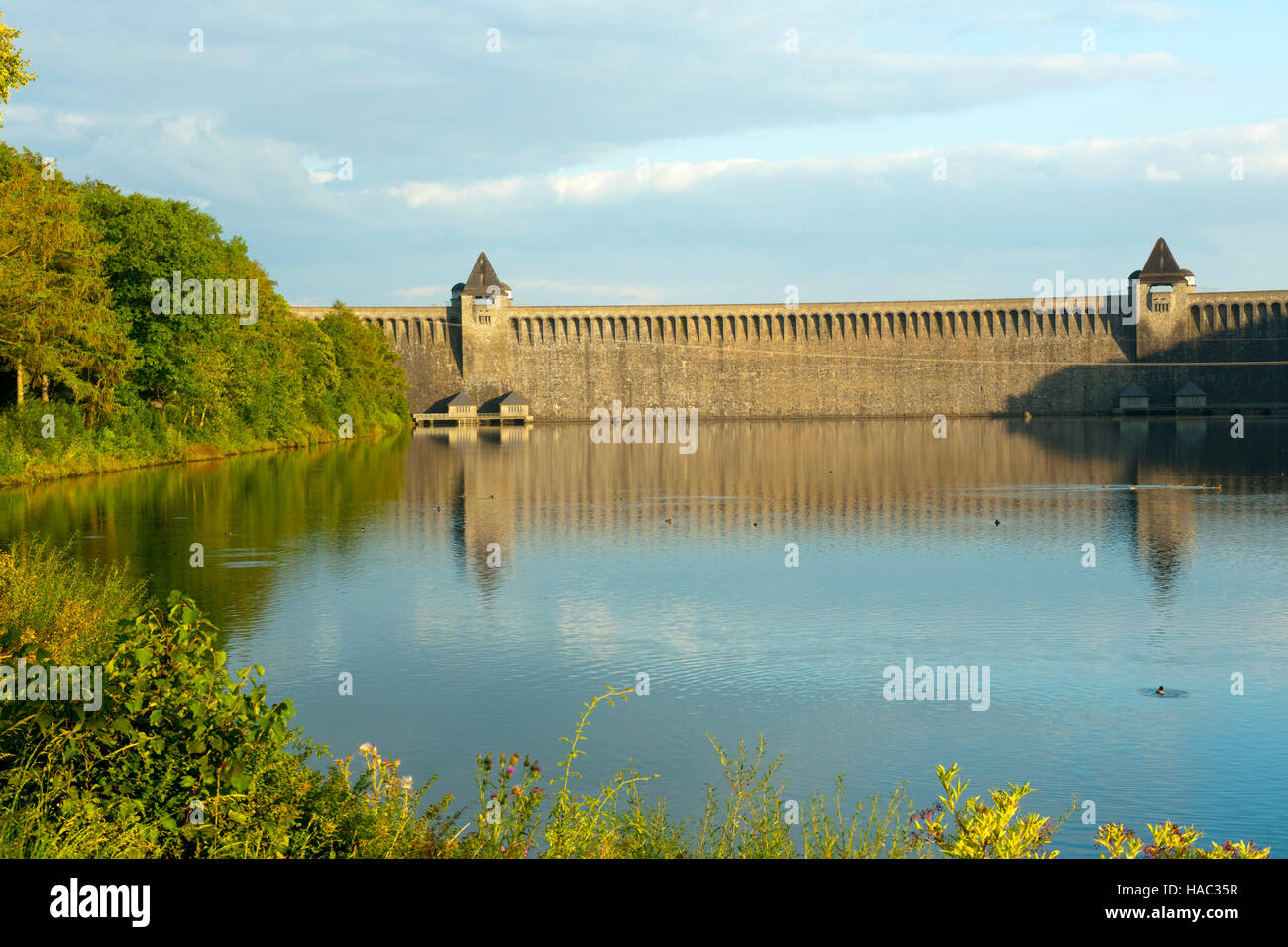 Mohne dam hi-res stock photography and images - Alamy