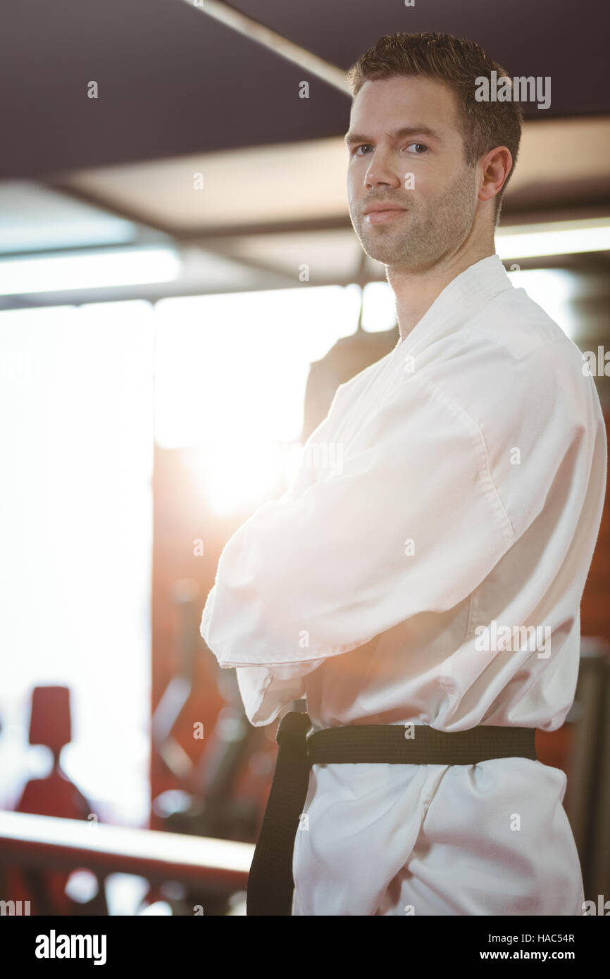 Karate player performing karate stance Stock Photo - Alamy