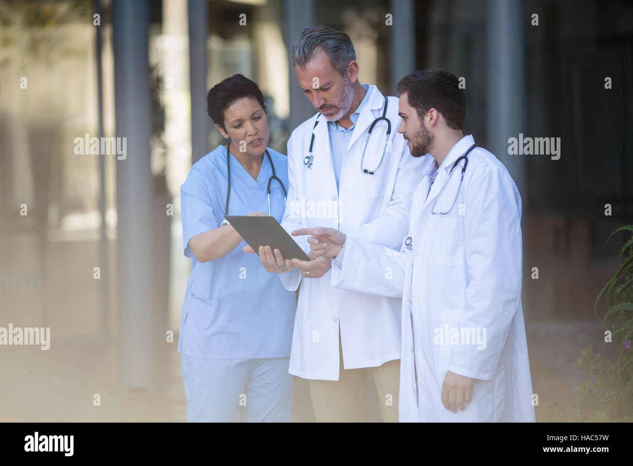 Nurse teamwork discussion hi-res stock photography and images - Alamy