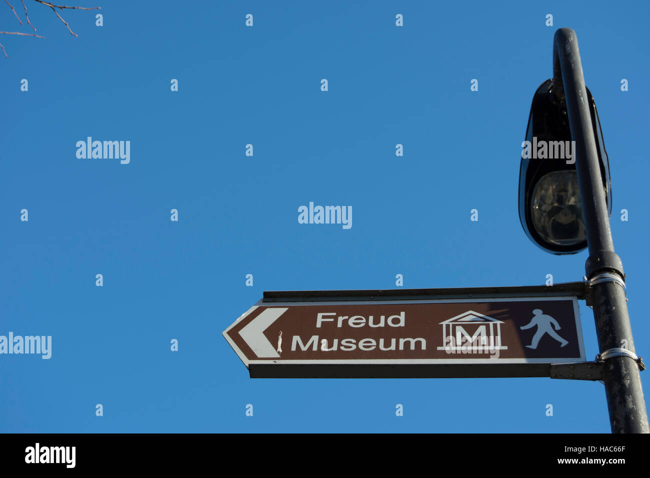 direction sign for the freud museum, hampstead, london, england Stock ...