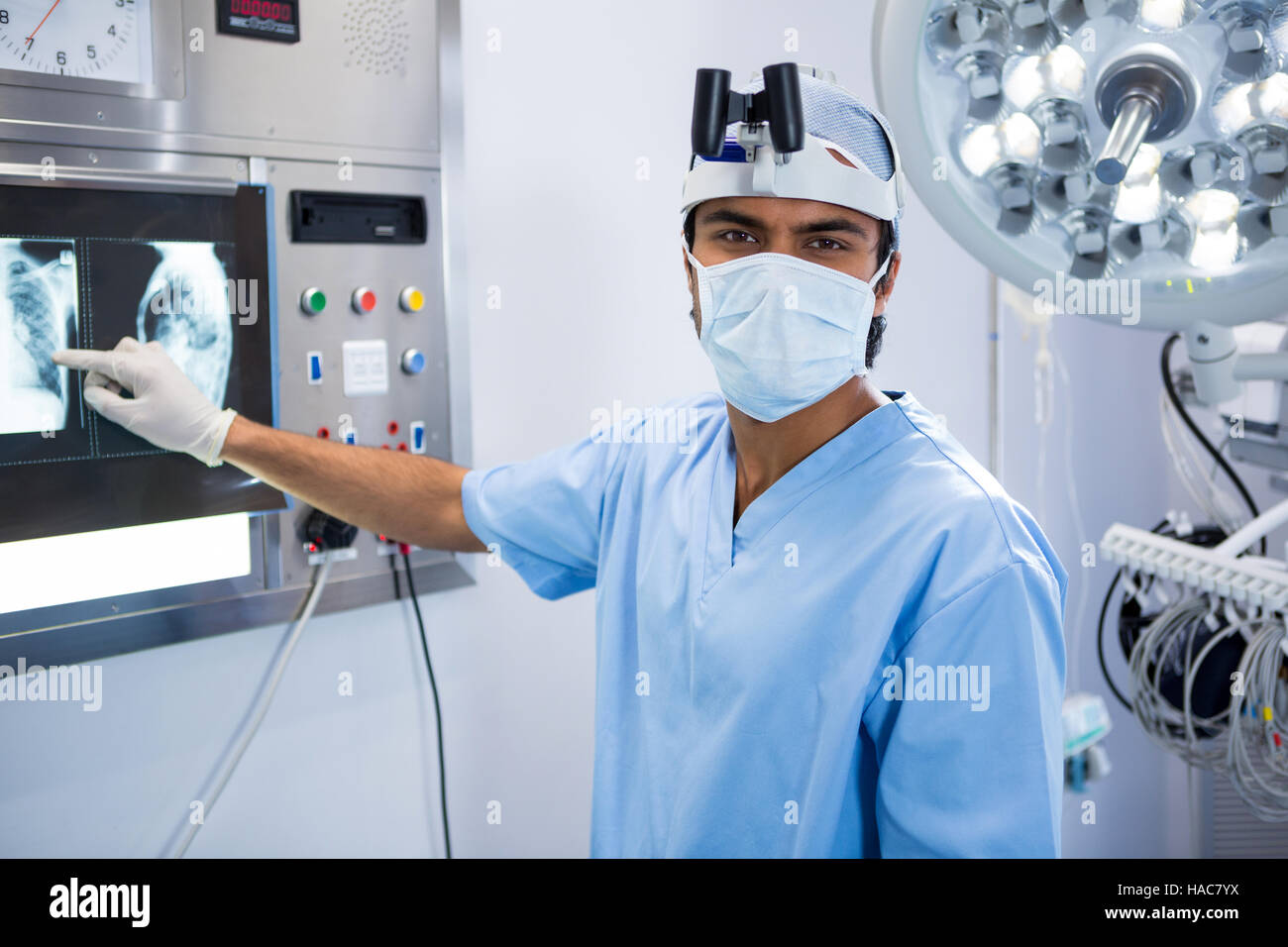 Reading x ray hi-res stock photography and images - Alamy