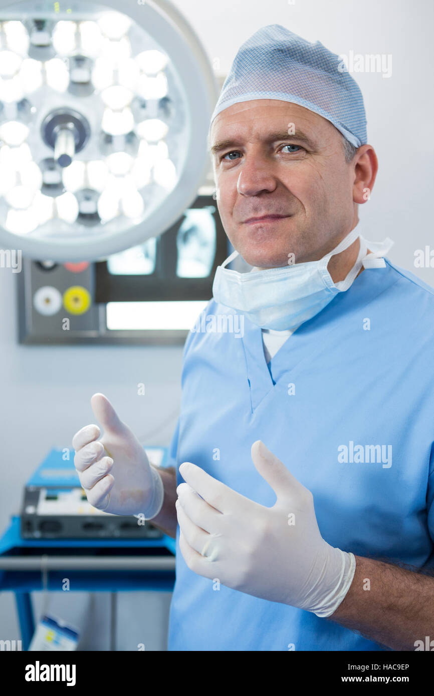 Portrait of male surgeon Stock Photo - Alamy