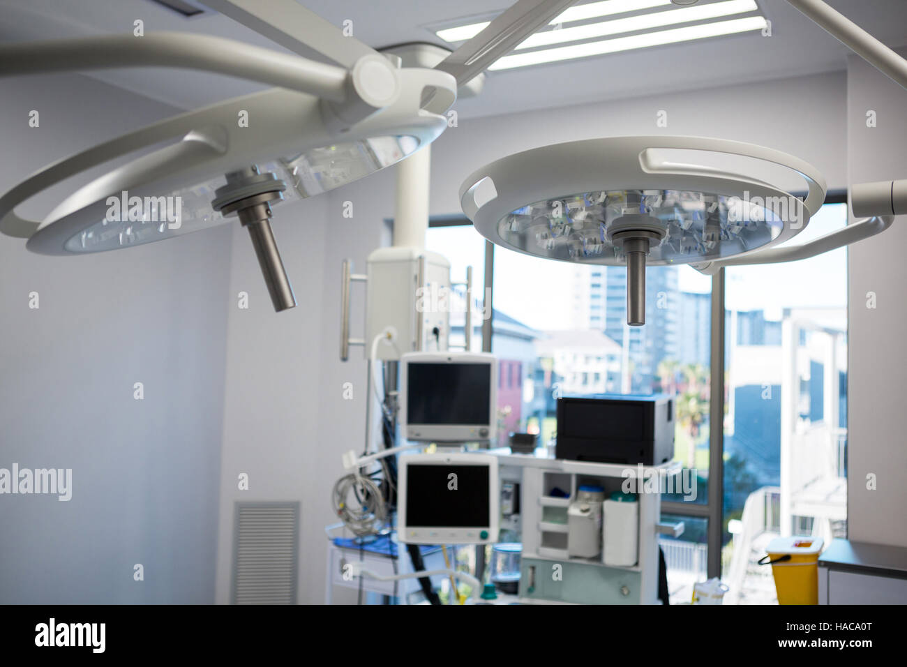 Operating room communication hi-res stock photography and images - Alamy