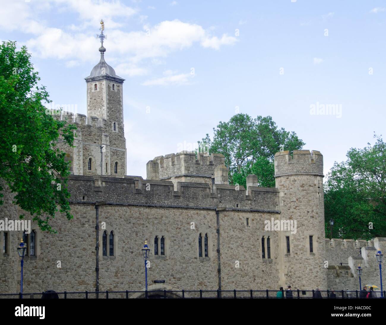St thomas tower and traitors gate hi-res stock photography and images ...