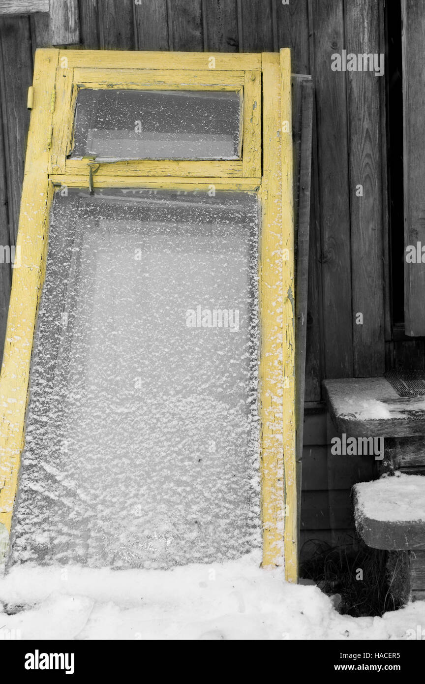 Empty frame on window hi-res stock photography and images - Alamy