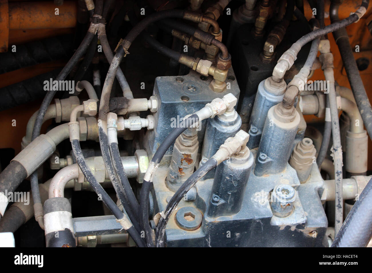the internal structure of the hydraulic system of the bulldozer Stock ...