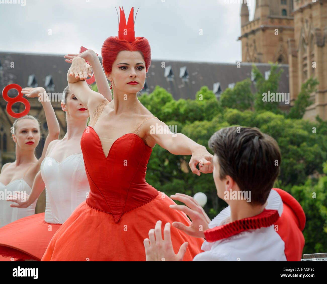 Sydney, Australia. 29th Nov, 2016. (L-R) Dancers Jacqueline Clark ...