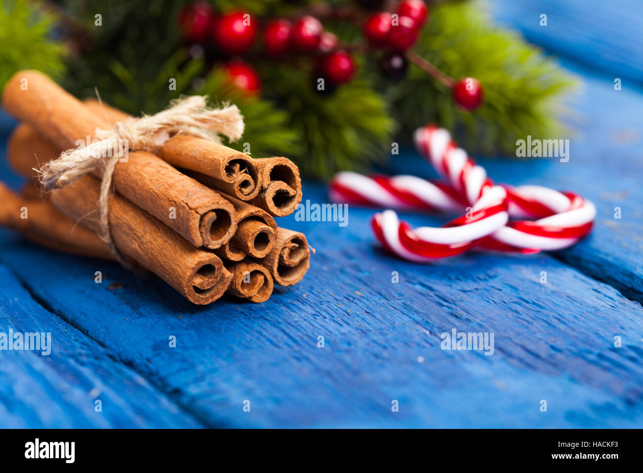Bunch of cinnamon sticks Stock Photo - Alamy