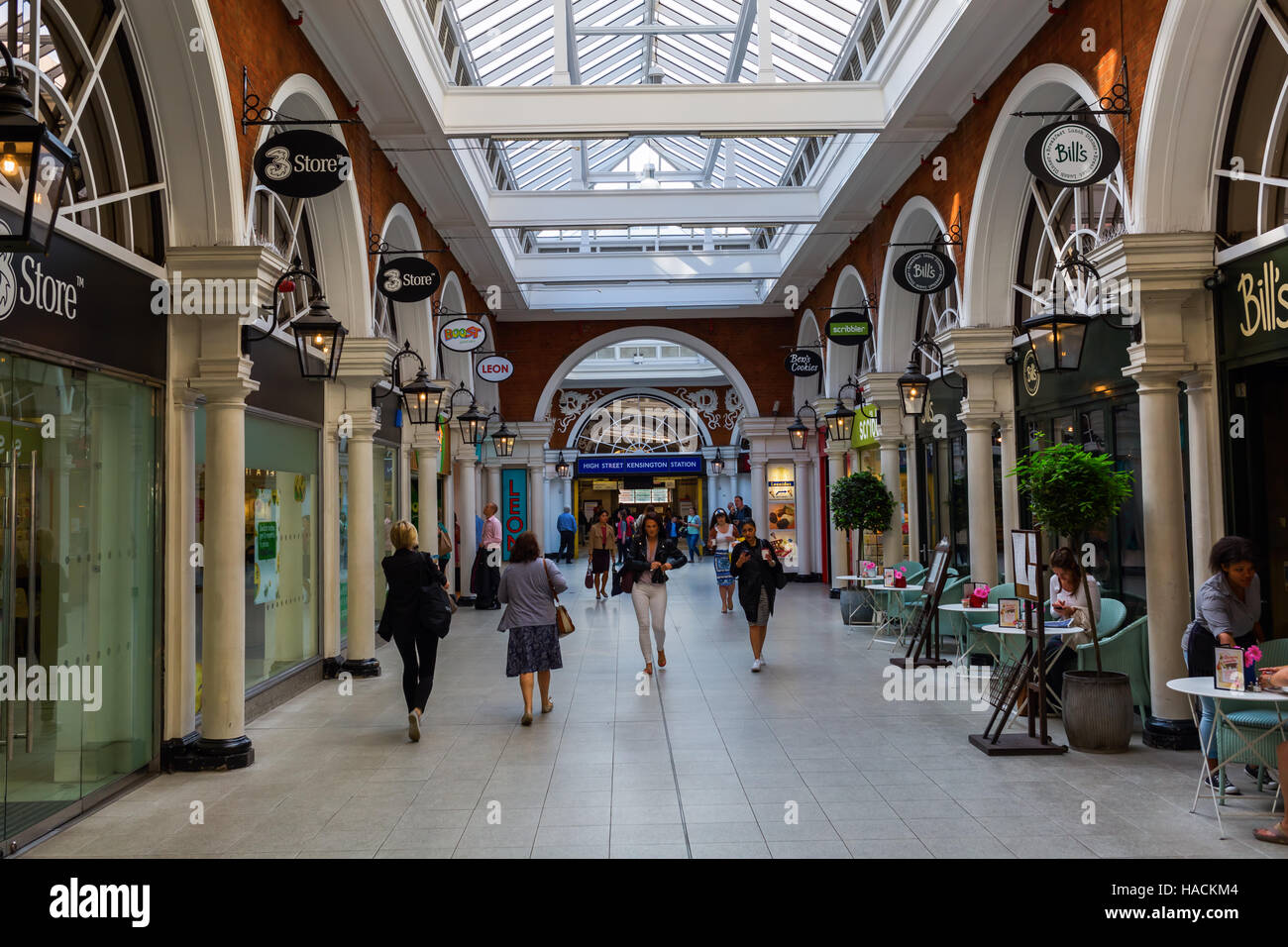 Arcade in historical city hi-res stock photography and images - Alamy