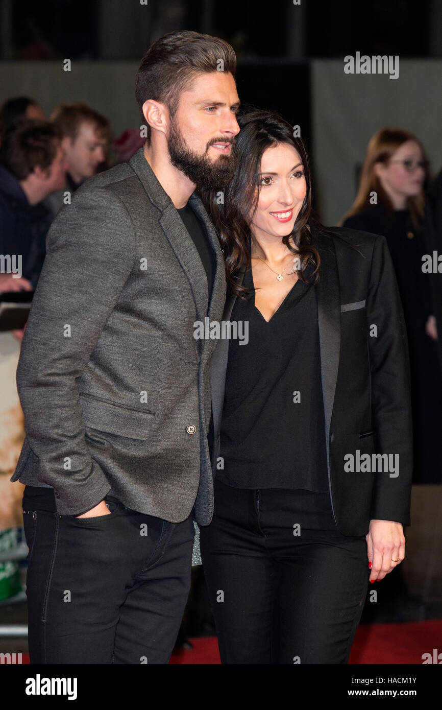 London, UK. 28 November 2016. Olivier Giroud, Jennifer Giroud. Red ...