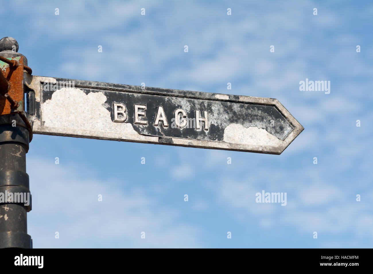 Beach direction sign hi-res stock photography and images - Alamy