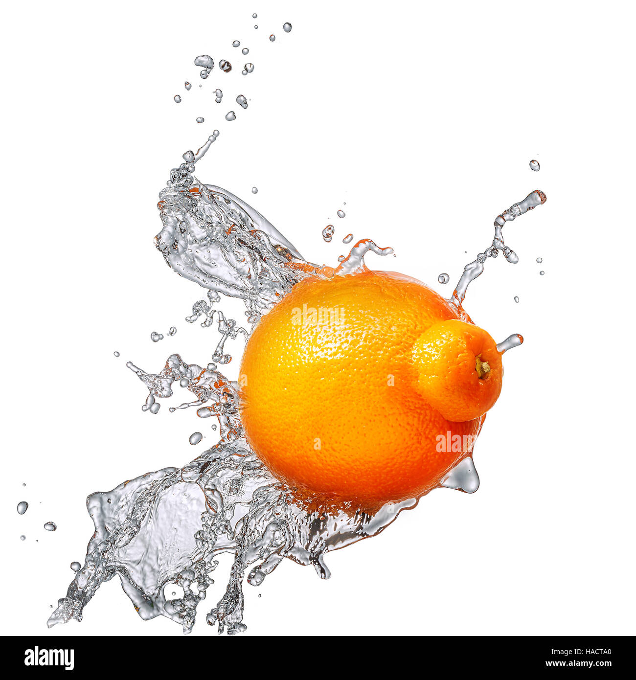 Water splash with mandarin isolated Stock Photo - Alamy