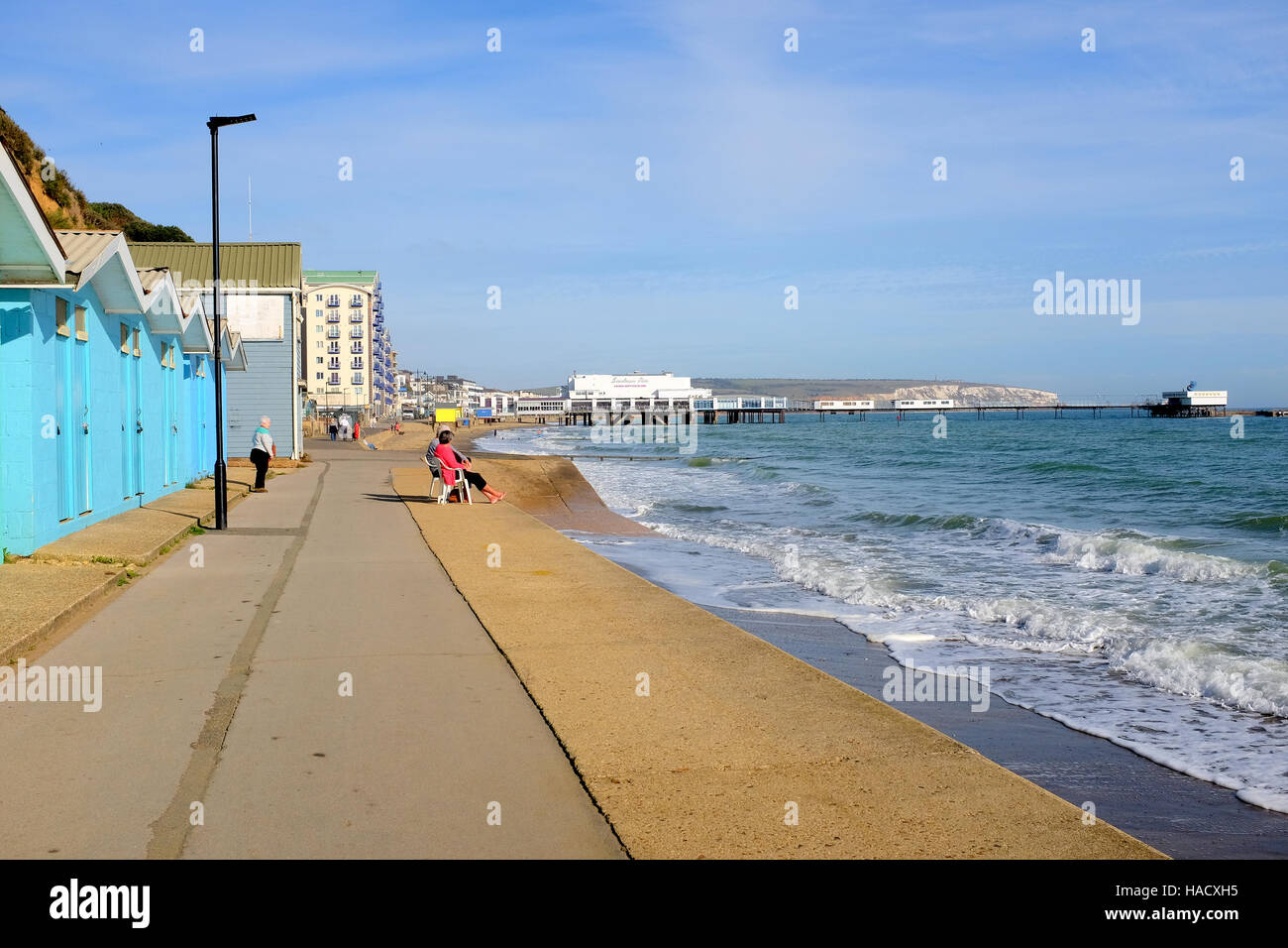Shanklin beach seafront isle wight hi-res stock photography and images ...