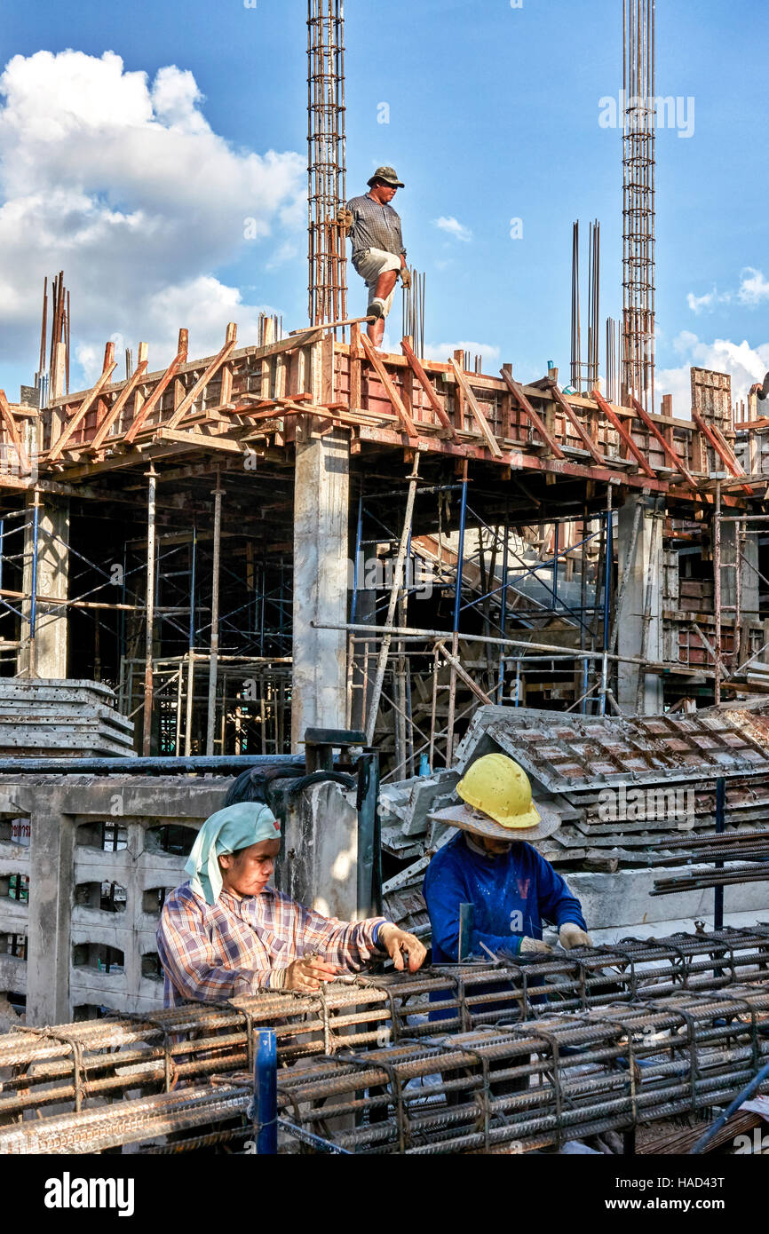 Female thai construction worker hi-res stock photography and images - Alamy