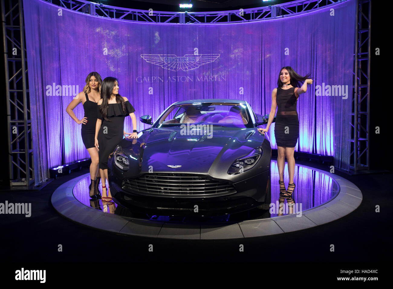 Auto show girls hi-res stock photography and images - Alamy
