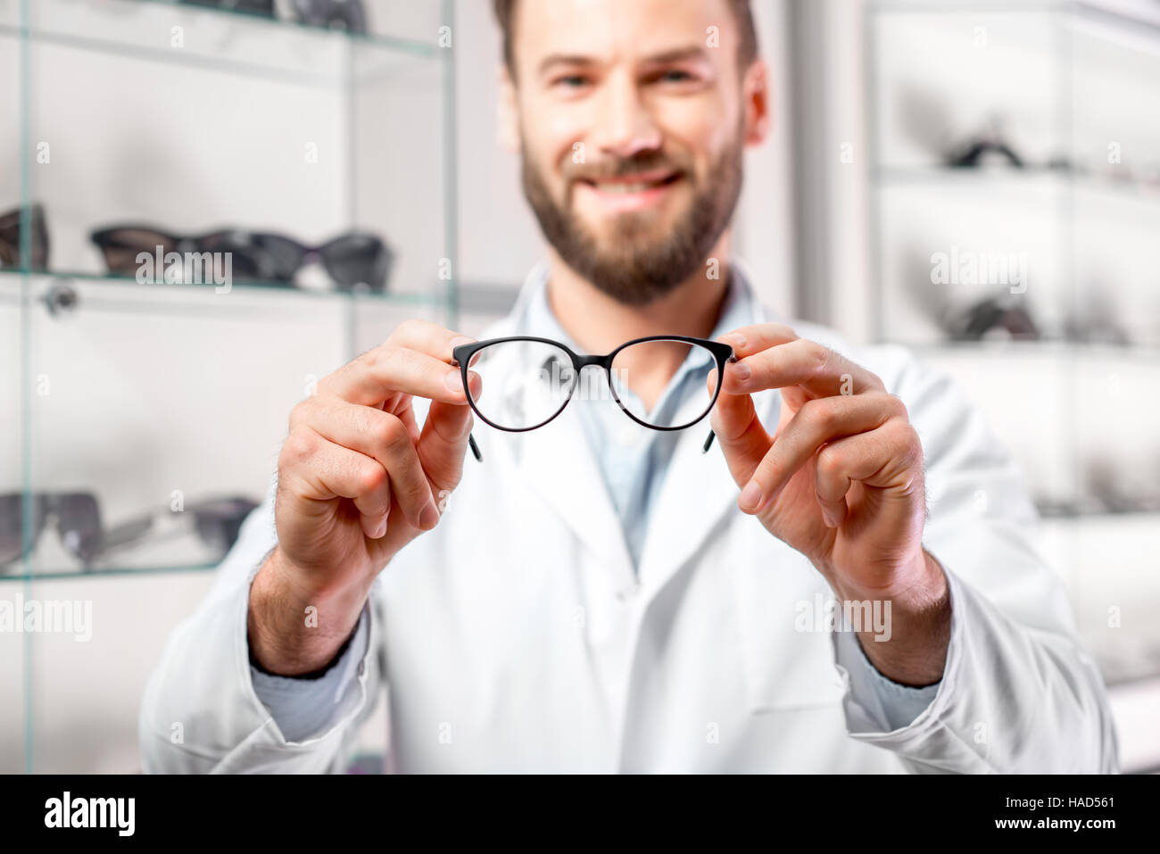 Ophthalmologist with eyeglasses Stock Photo - Alamy