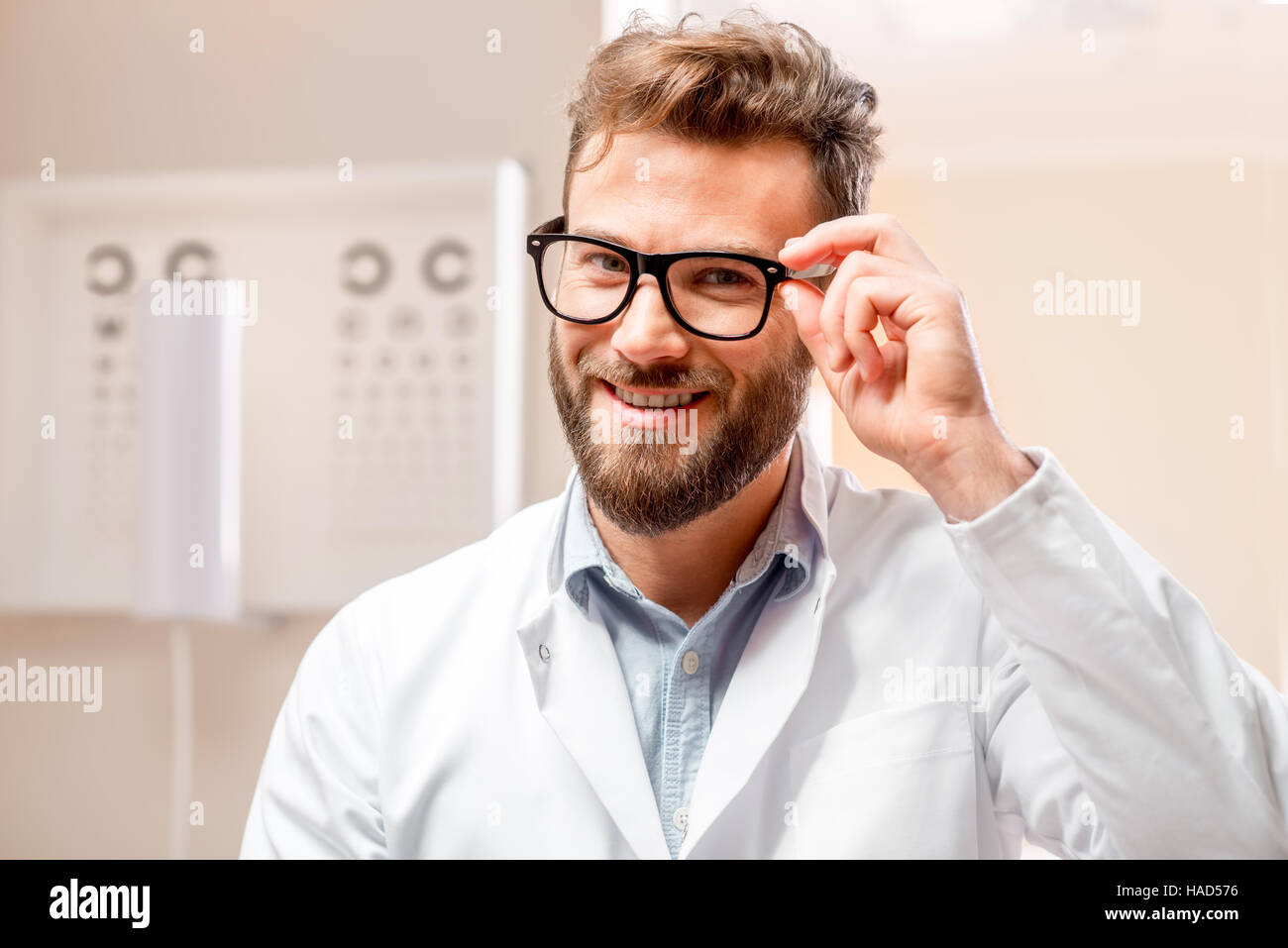 Oculist hi-res stock photography and images - Alamy