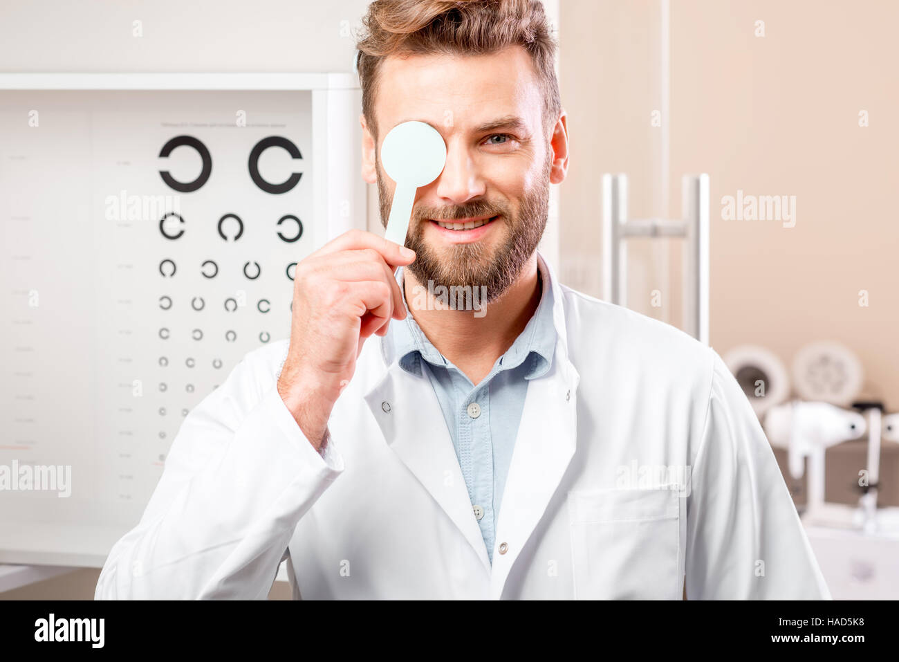Oculist hi-res stock photography and images - Alamy