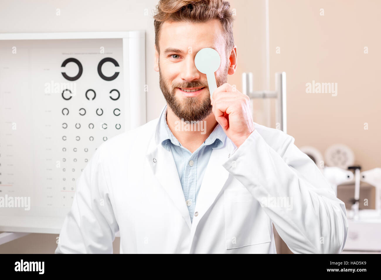 Oculist hi-res stock photography and images - Alamy