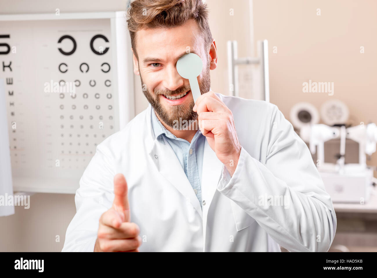 Oculist portrait in the hospital Stock Photo - Alamy