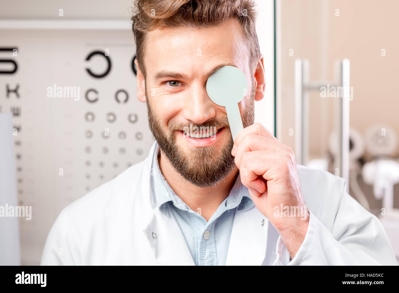 Oculist portrait in the hospital Stock Photo - Alamy