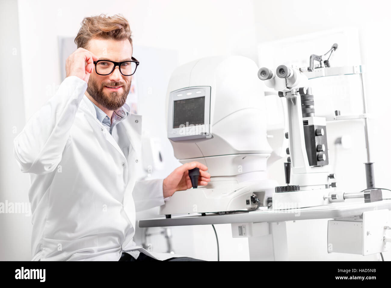 Ophthalmologic instrument hi-res stock photography and images - Alamy