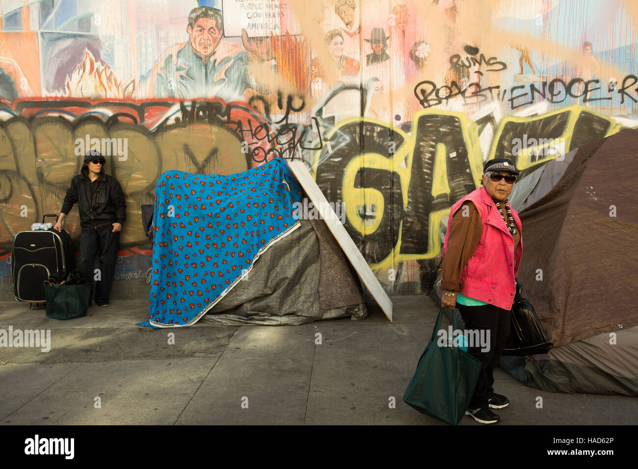 Thanksgiving Day at the Fred Jordan Mission, downtown Los Angeles ...