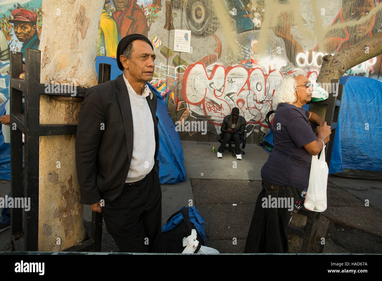 Thanksgiving Day at the Fred Jordan Mission, downtown Los Angeles ...