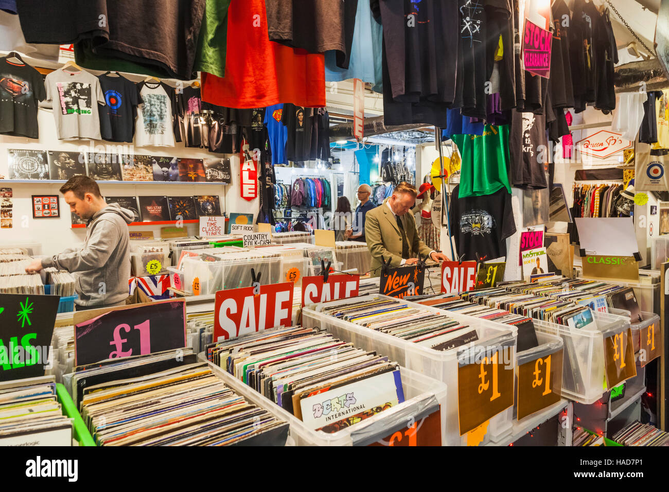 Vintage record store hi-res stock photography and images - Alamy