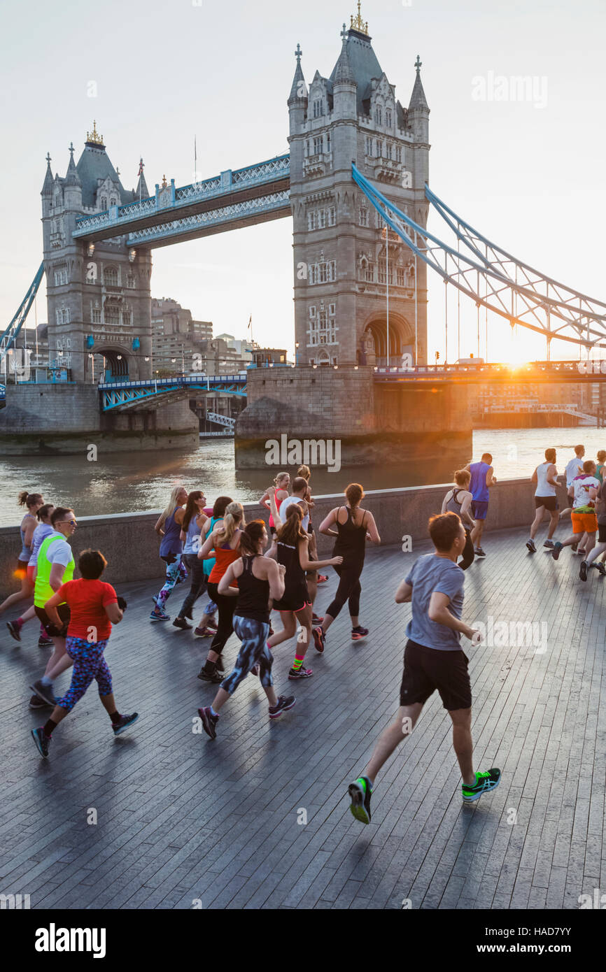 England, London, Tower Bridge and Fitness Group Running Stock Photo - Alamy