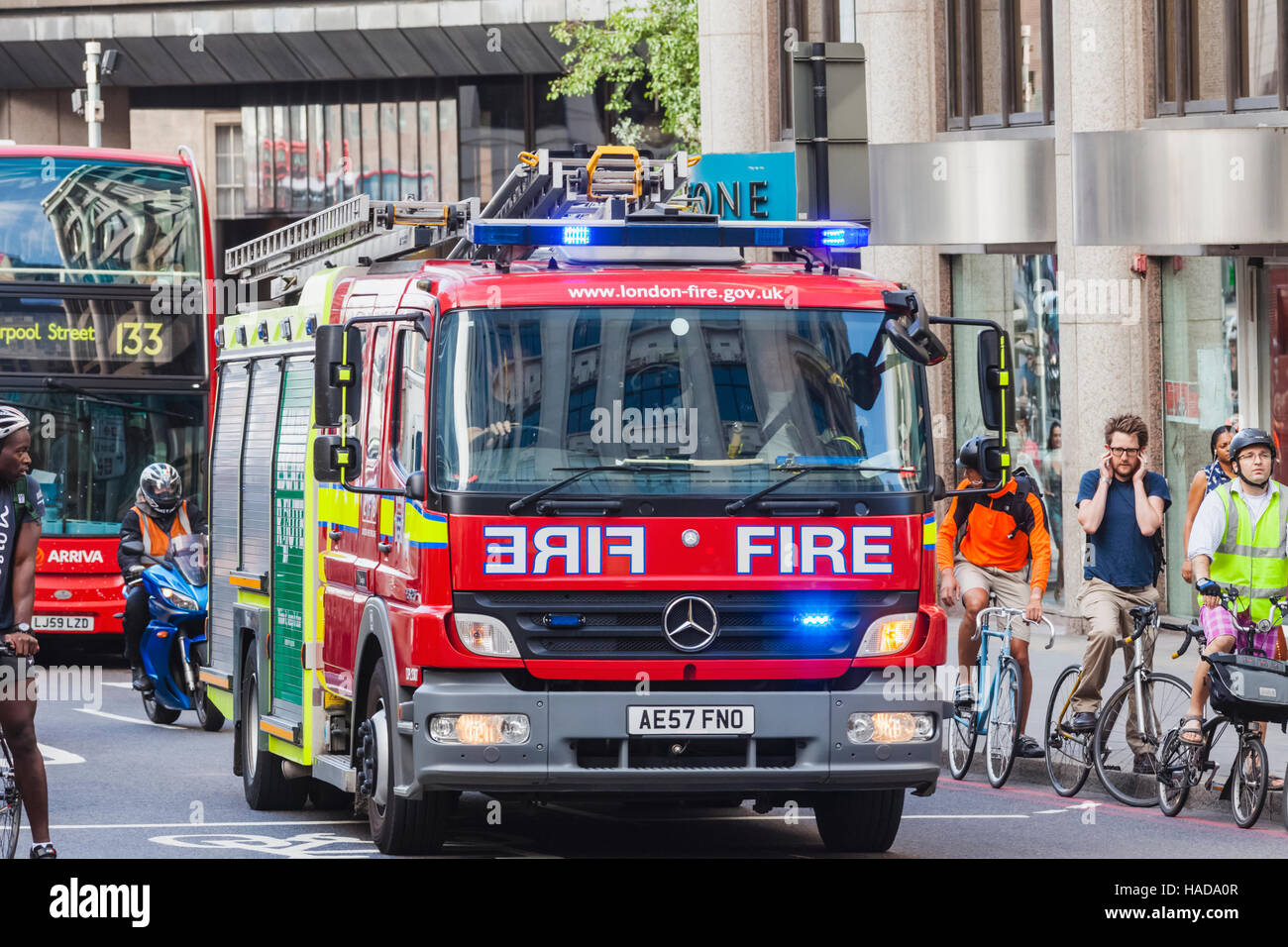London fire engine hi-res stock photography and images - Alamy